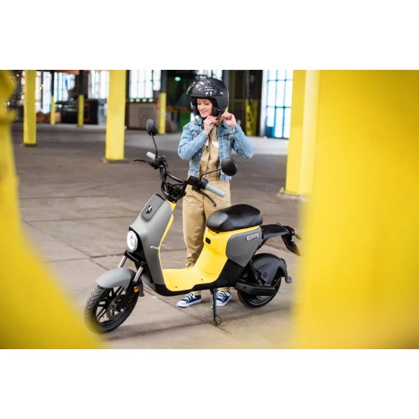 Електроскутер Segway Ninebot B110S Yellow/Dark Grey купити - ціна ...